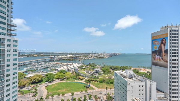 Vizcayne South Tower | Carol Goulart