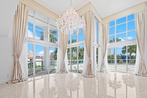 The Atrium at Aventura | Carmona Homes