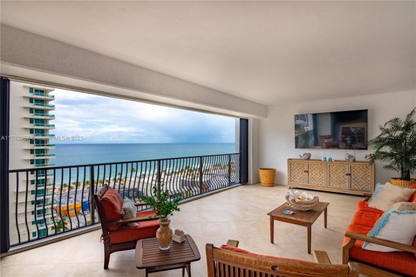 Jackson Tower Las Olas - The Carroll Group