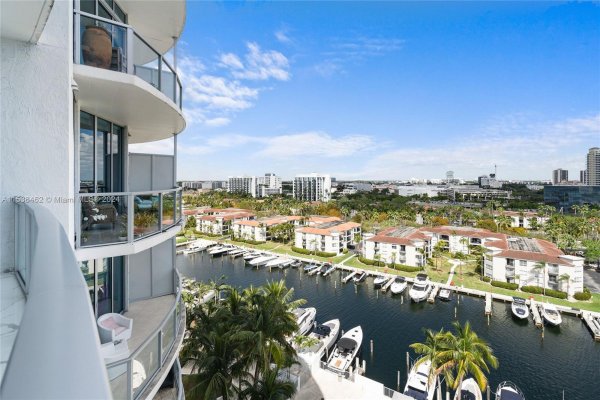 Uptown Marina Lofts | Jennifer Restrepo