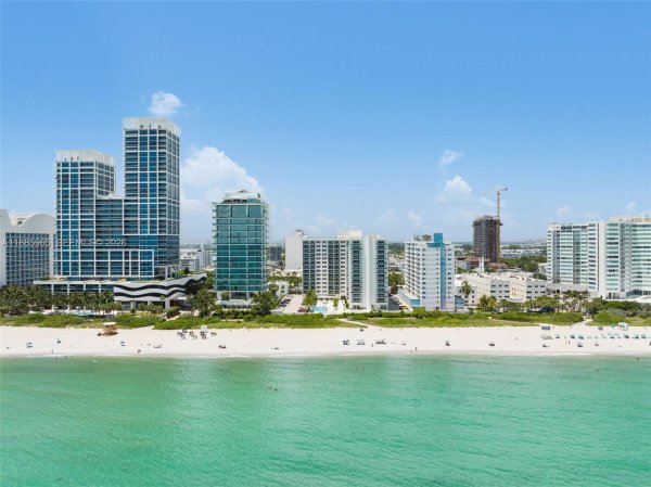 The Collins Condo | Riley Smith Group | Miami Realtors