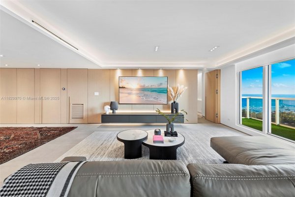 Roney Palace | Sandra Guerra P.A.