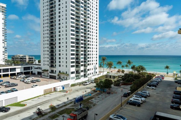 The Wave Condo | Bachmann Realty | Homes for Sale in Miami
